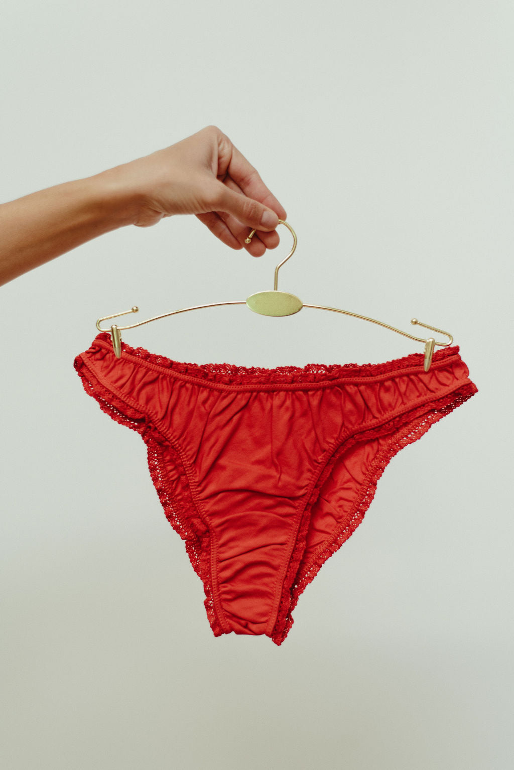 The red frilly panties – Altar PDX