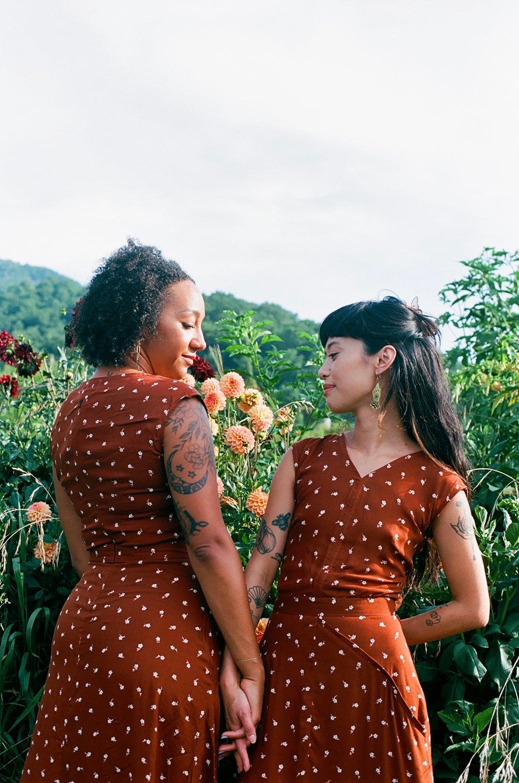 Xena Dress in Hazel Calico Flower – Altar PDX